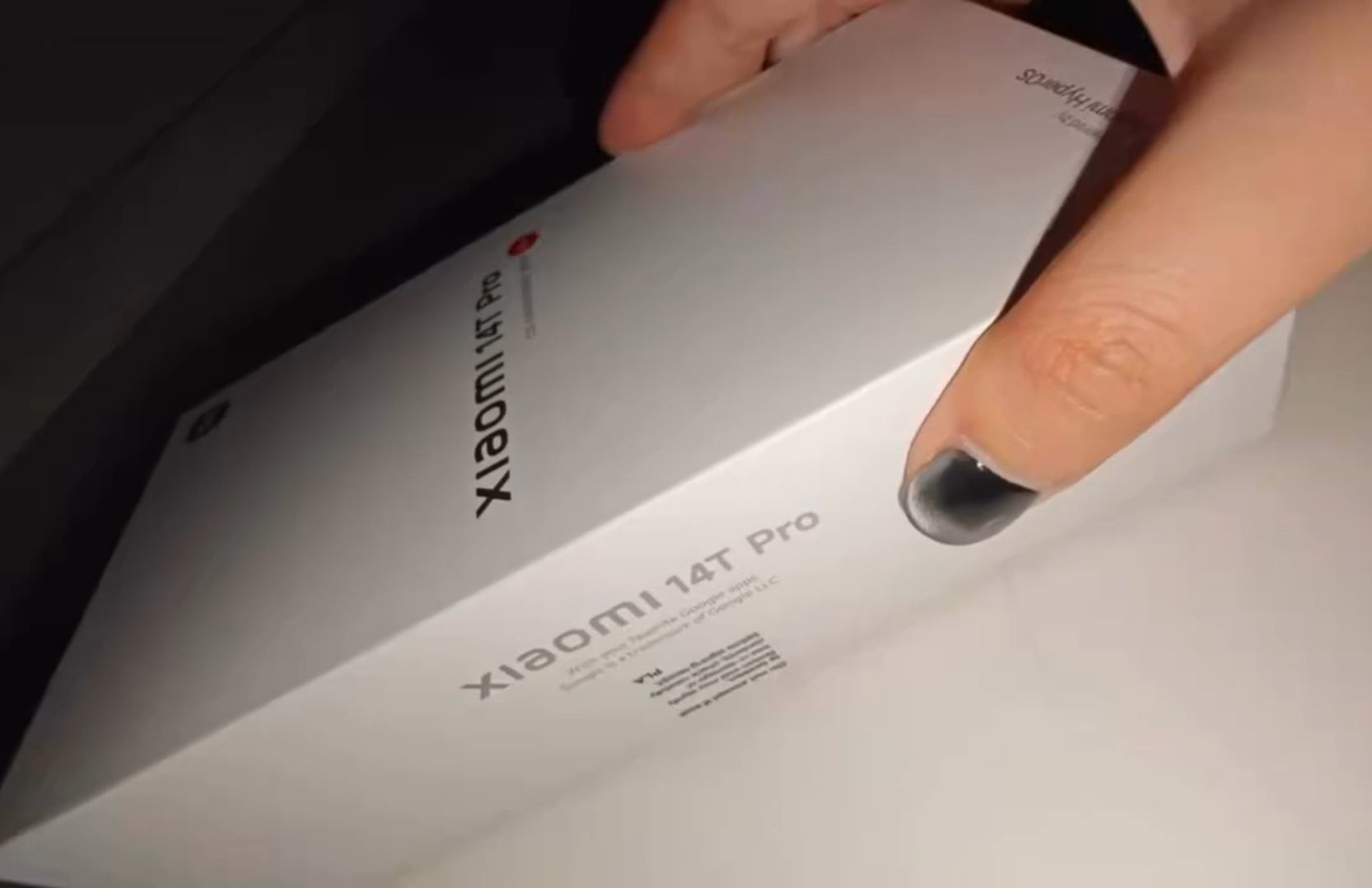 Nyt katoaa laturi myös Xiaomin älypuhelimien myyntipakkauksista